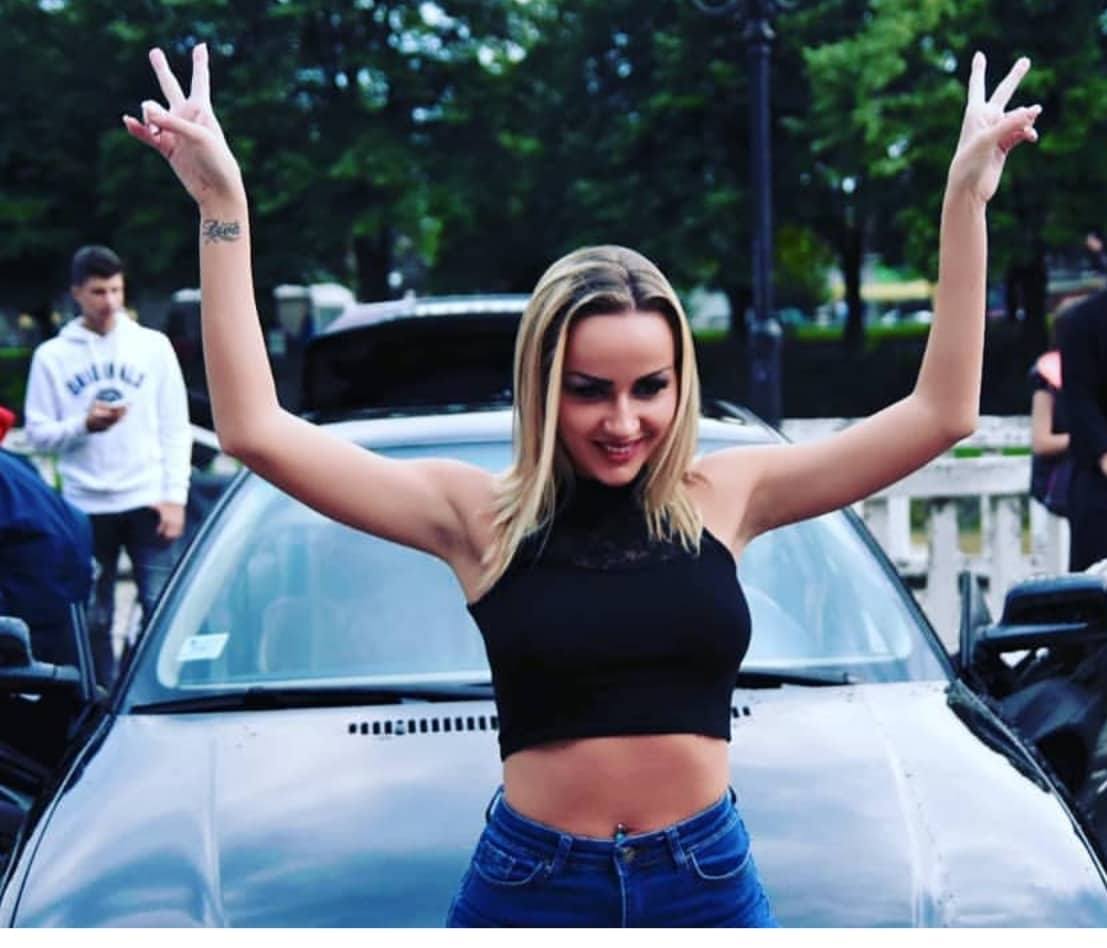 Atina Ferari zvanično postala voditeljka ! - Balkan Stars