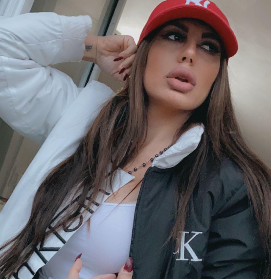 MAYA BAROVIC POSTALA ESTRADNI MENADZER ? - Balkan Stars